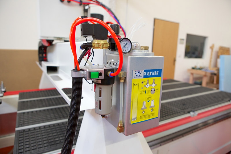 CNC router Numco E2 1530 MTC - První hanácká BOW